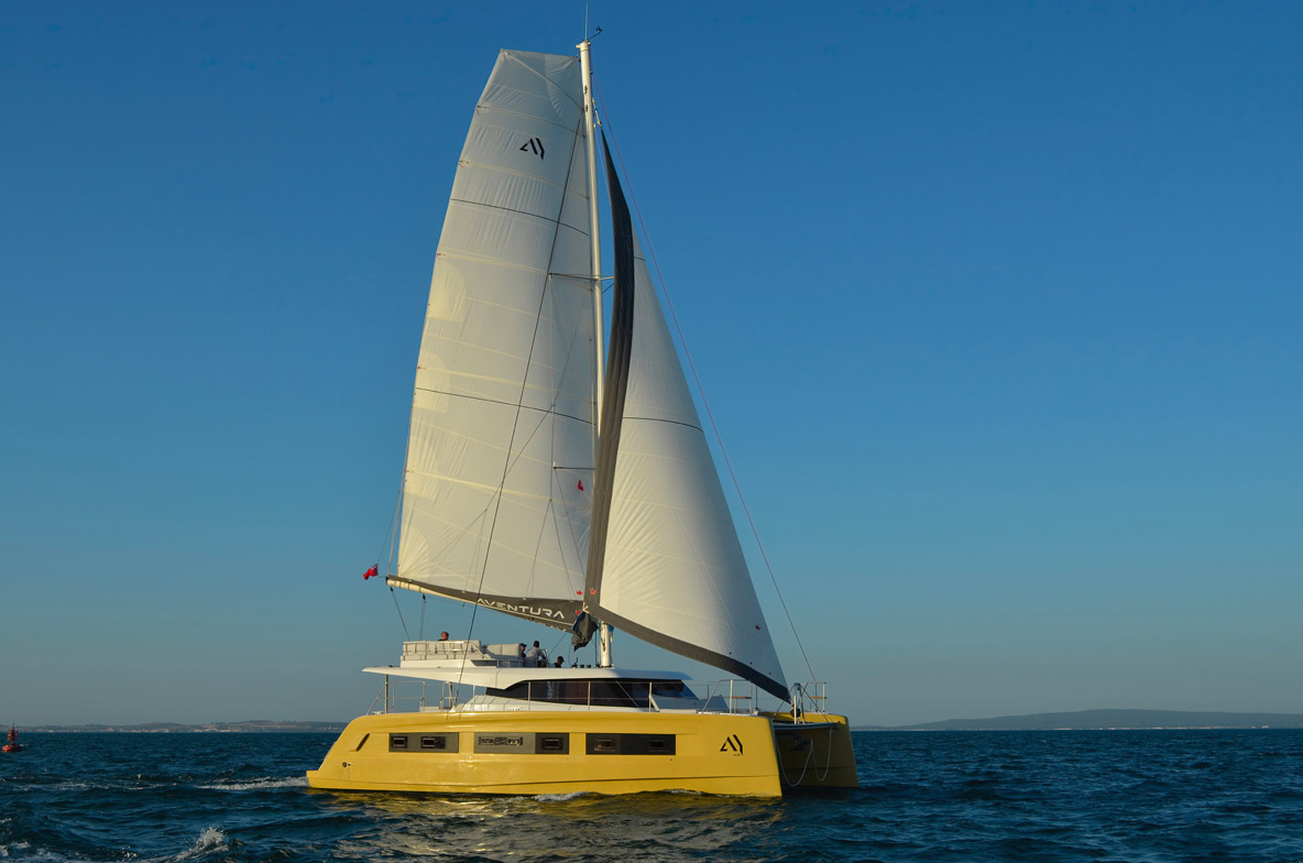 Aventura 45 - Jusqu’à 6 cabines, dont 2 qui s’ouvrent sur le cockpit ...