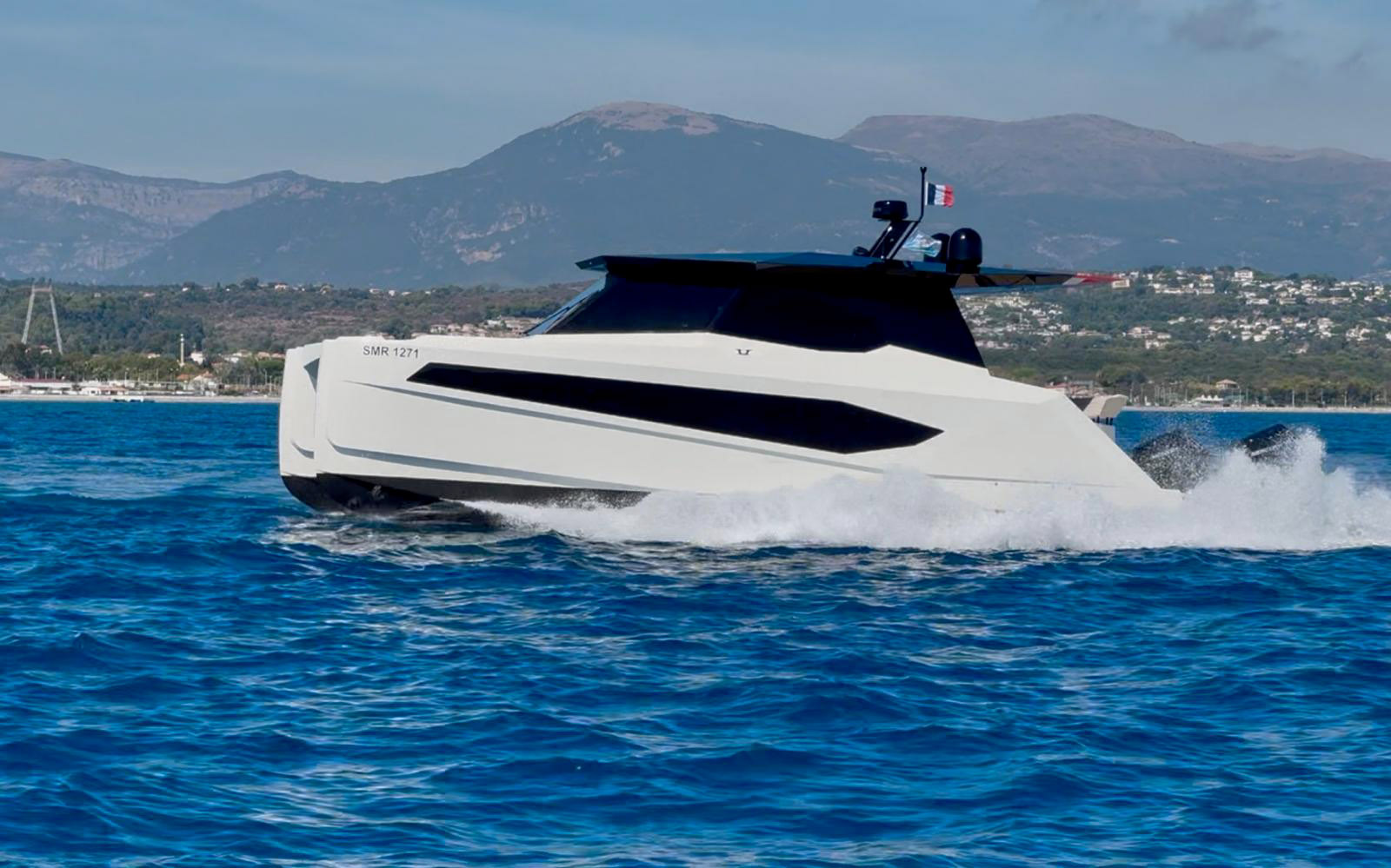 Wama 42 XL - Aluminium, foils et toit ouvrant - Multipower ...