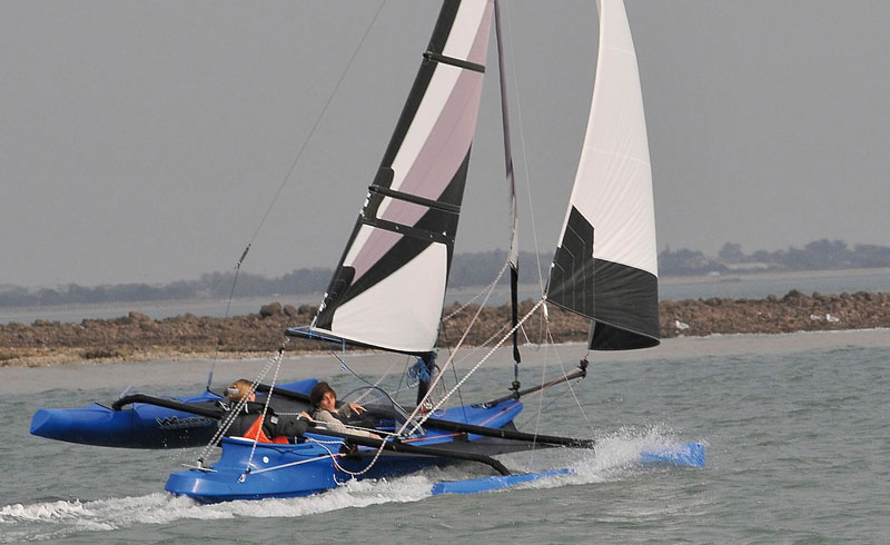 Video de notre essai à bord du Windrider 17 - - Catamaran - Multicoques Mag
