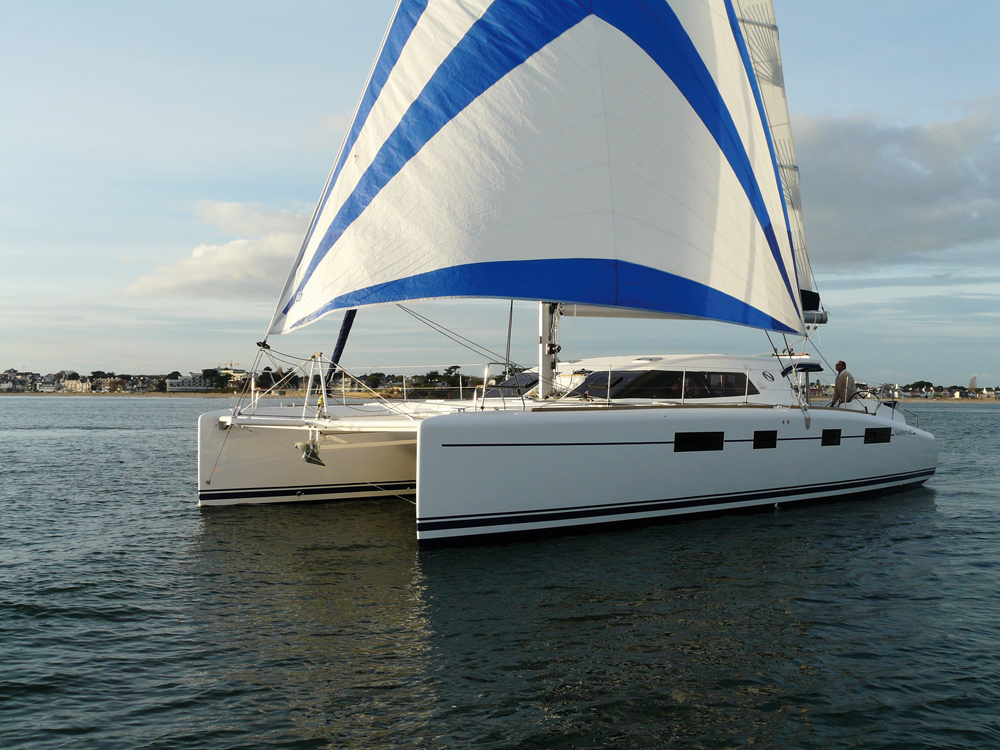 La vidéo de notre essai à bord du Nautitech 482 - - Catamaran - Multicoques Mag