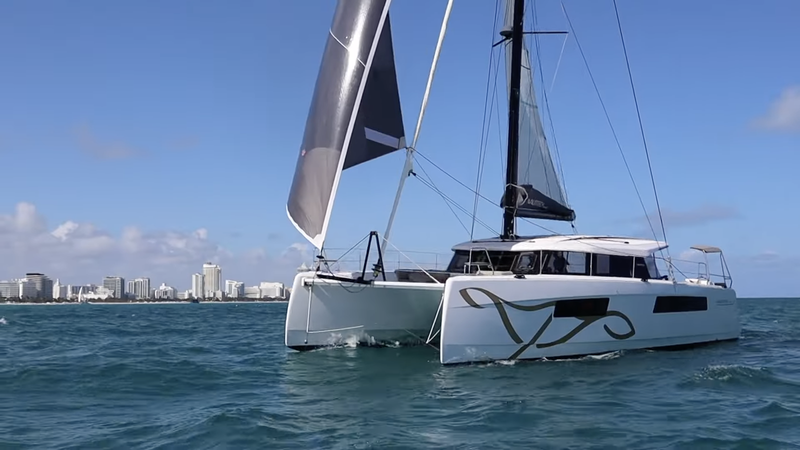 Nautitech 44 Open - Teaser essai sous voile - Catamaran - Multicoques Mag